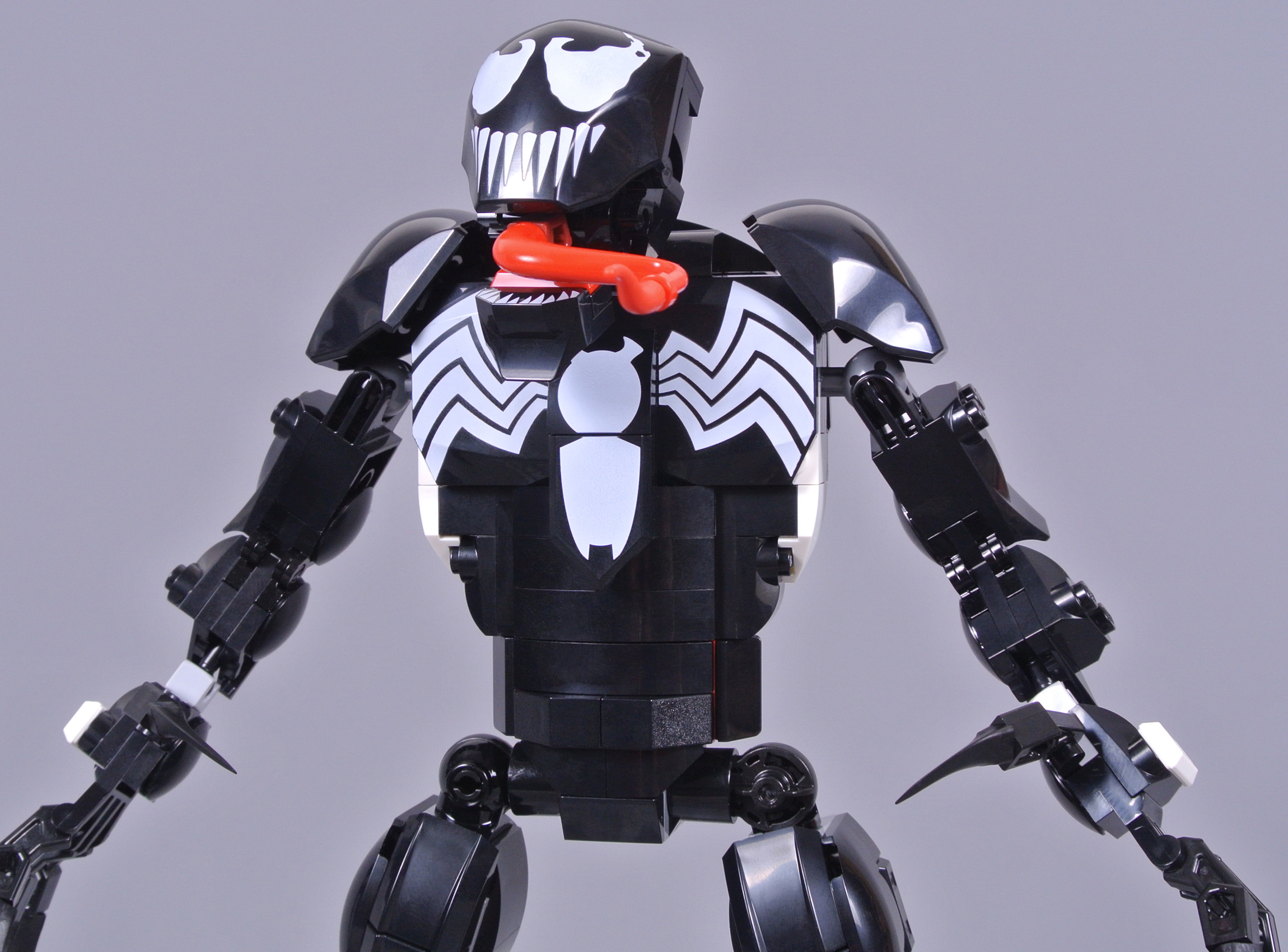 LEGO Marvel Super Heroes 76230 Venom Figure review | Brickset